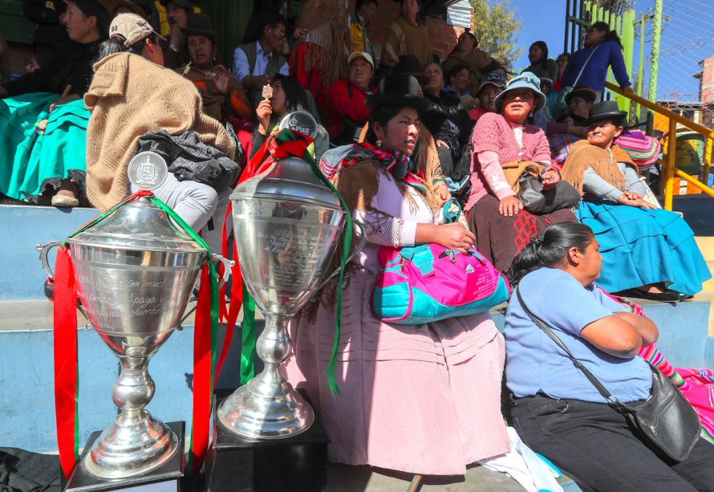 Las Cholitas Goleadoras Del Mercado A La Cancha El Especial
